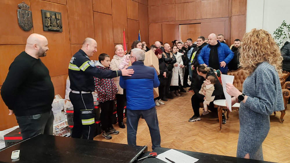 Grad Bor nastavlja akcije unapređenja bezbednosti saobraćaja: Podeljena ...