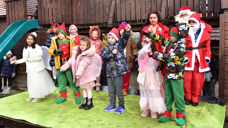 Dedamrazijada u Zoo vrtu u Boru 20. decembra - Bor 030