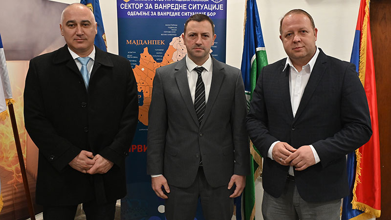 Vatrogasna služba u Boru dobila tri nova vatrogasna vozila - Bor 030
